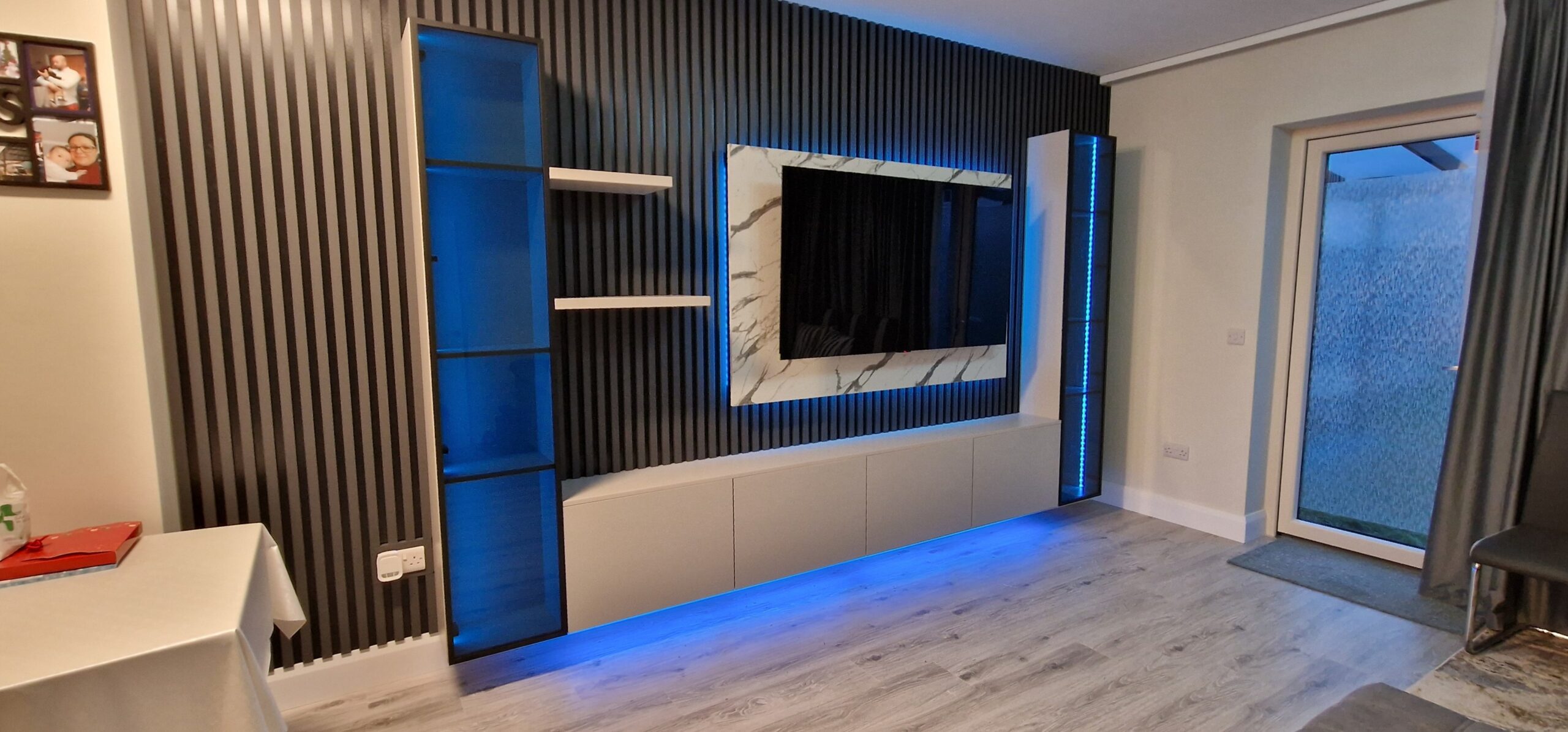 Modern Feature Wall Black Emerald – FFurniture.ie