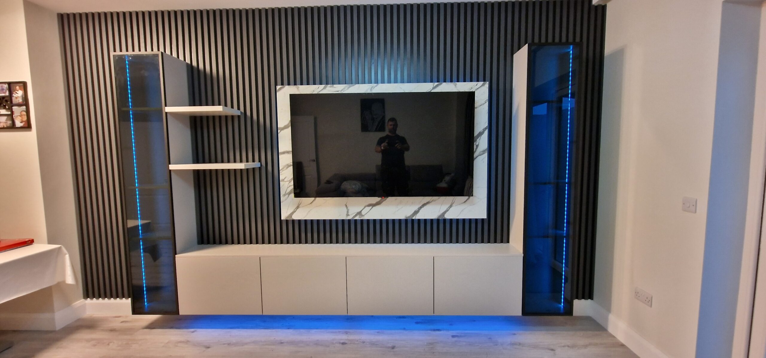 Modern Feature Wall Black Emerald – FFurniture.ie