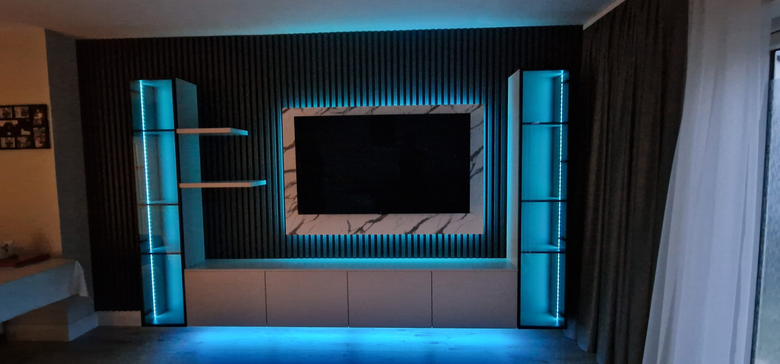 Modern Feature Wall Black Emerald – FFurniture.ie