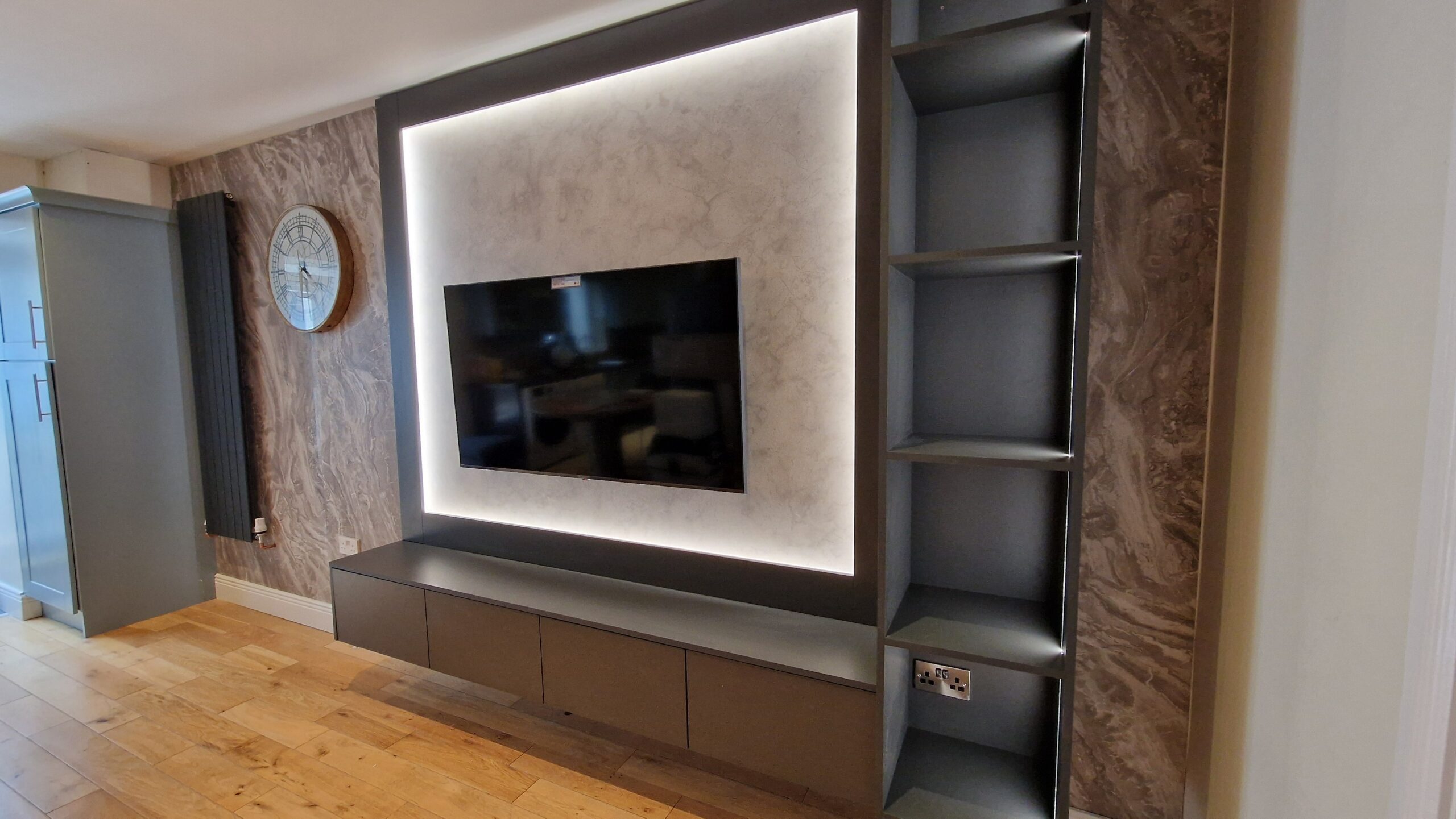 Bespoke Feature Wall – Modern Design – FFurniture.ie